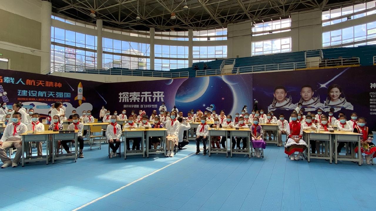 China's young students inspired by lecture from space station - CGTN