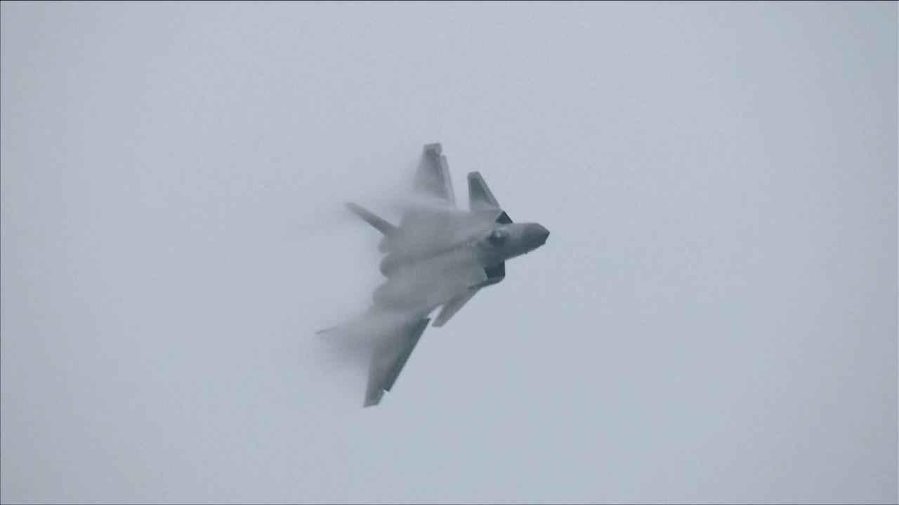 China's J-20, J-16 fighter jets wow spectators at Zhuhai Airshow - CGTN