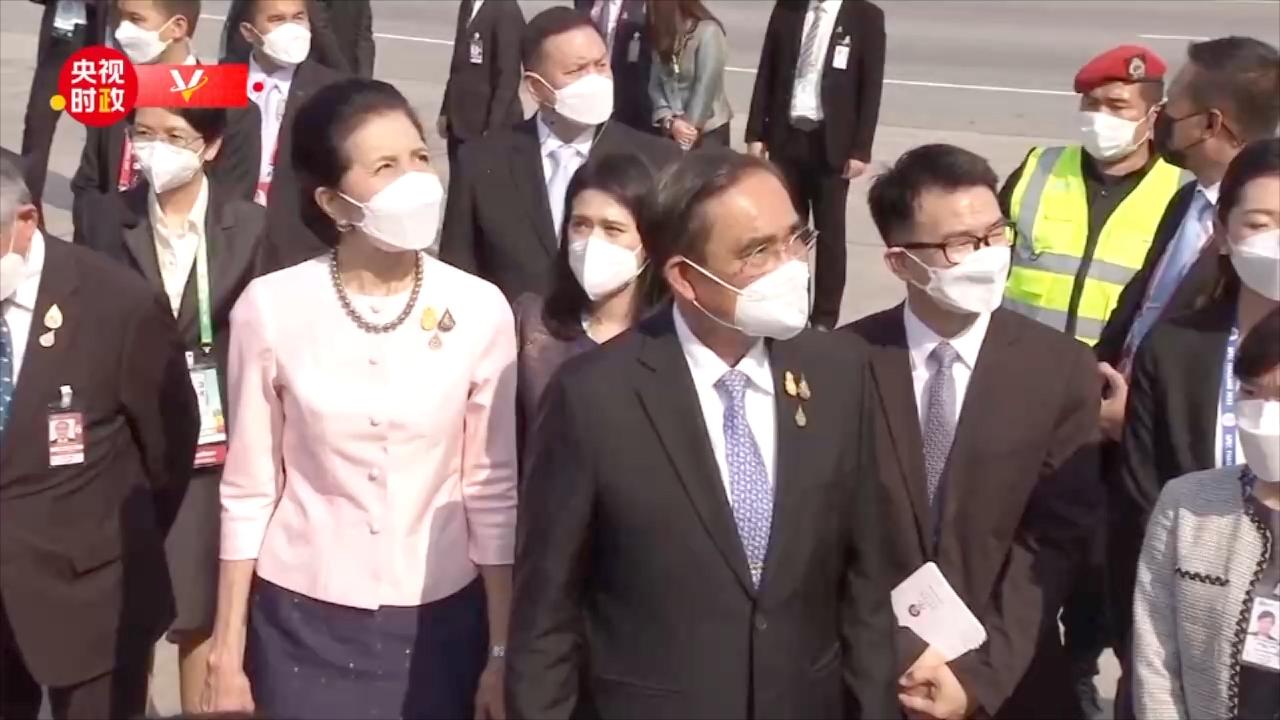 Thai PM Prayut welcomes President Xi Jinping at Bangkok airport - CGTN