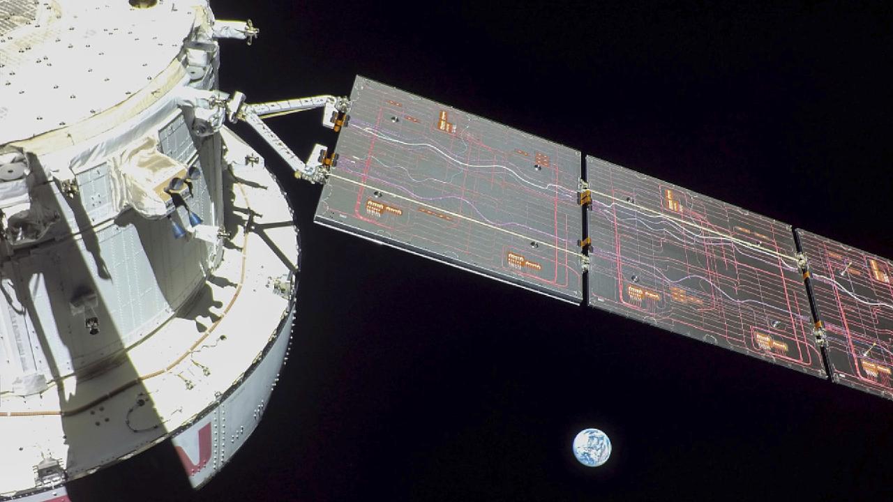 NASA's Orion enters far-flung orbit around the moon - CGTN