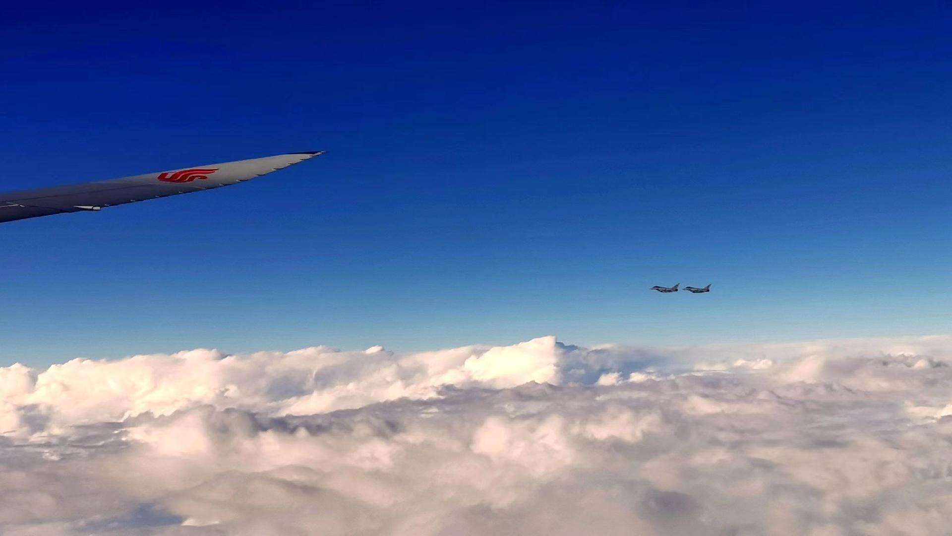 Saudi fighter jets escort President Xi's plane - CGTN