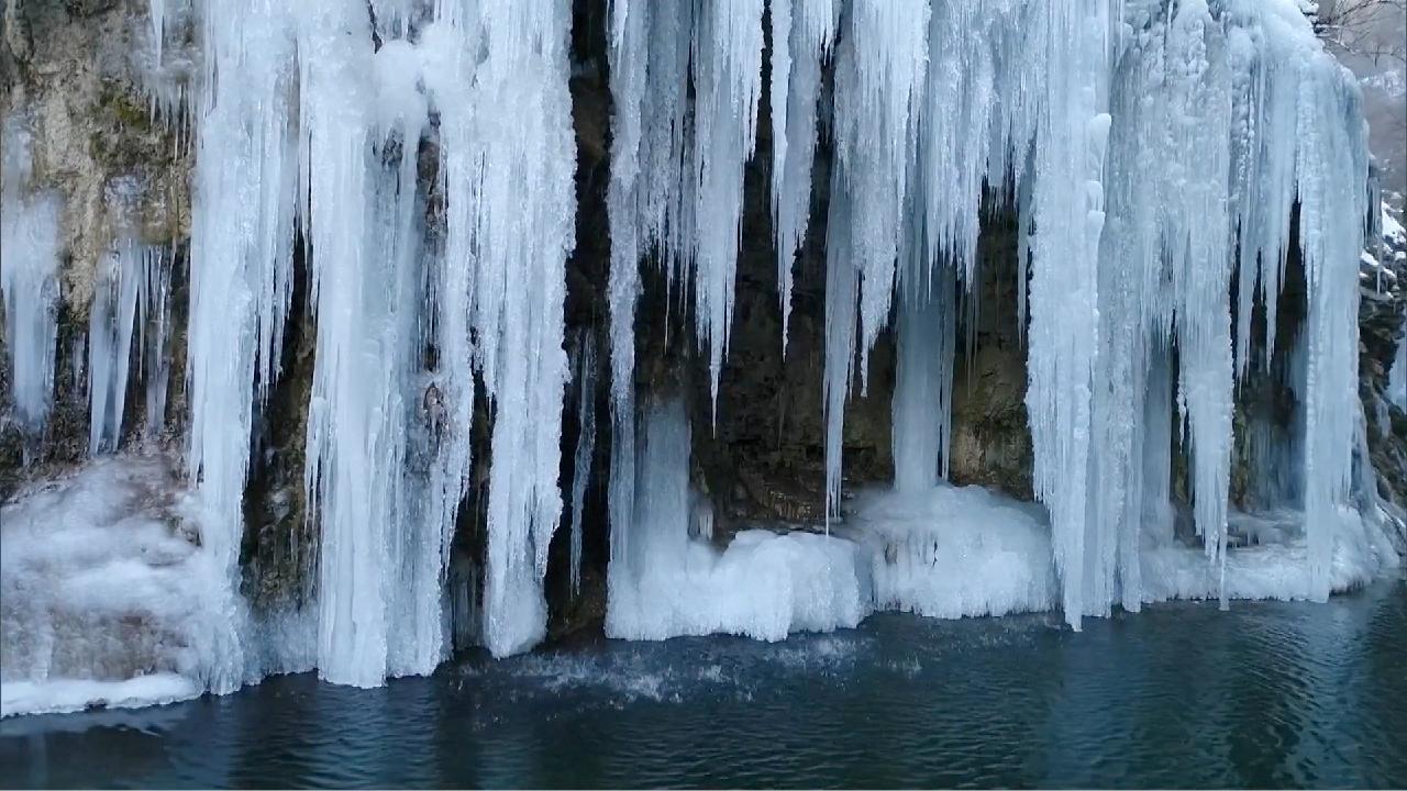Snow scenery adorns natural landscapes in parts of China - CGTN