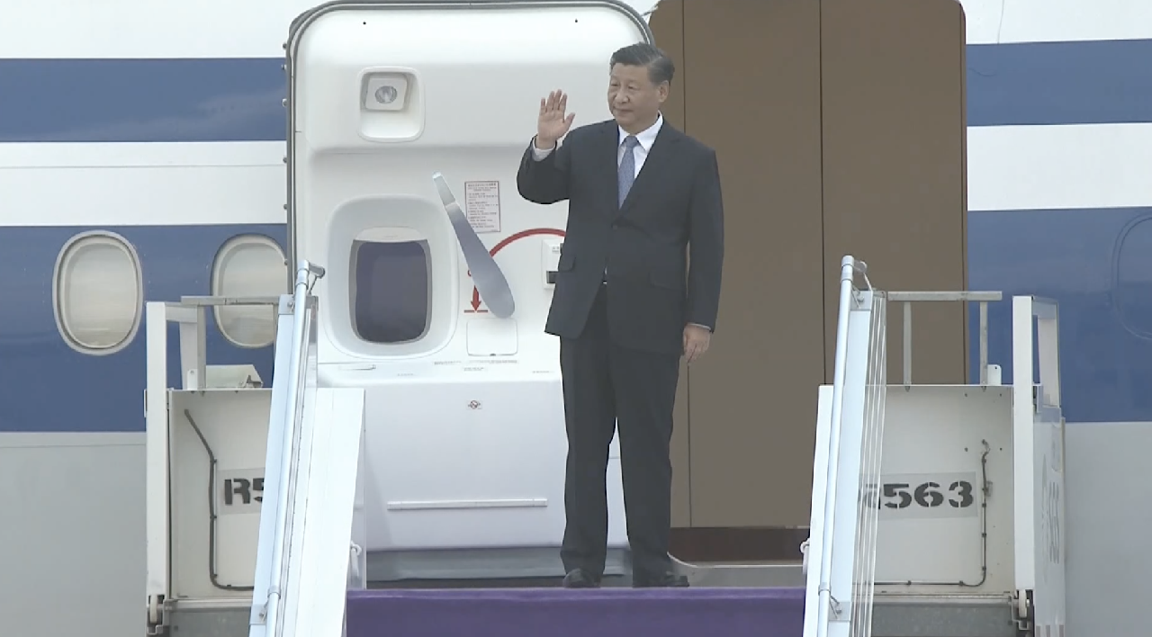 Xi lands in Riyadh for China-Arab States Summit, China-GCC summit - CGTN