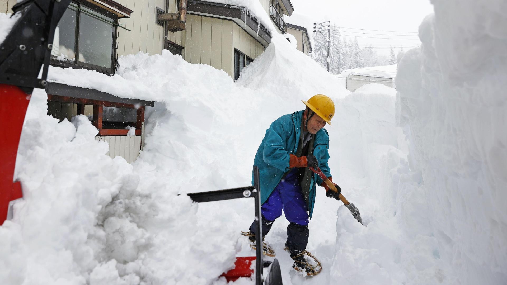 Heavy snow in Japan leads to 14 deaths over past week - CGTN