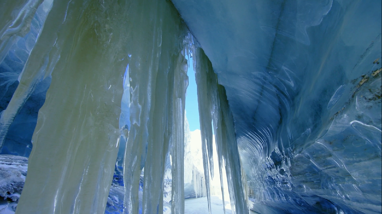 Winter nature's ice palace at Purogangri Ice Sheet - CGTN