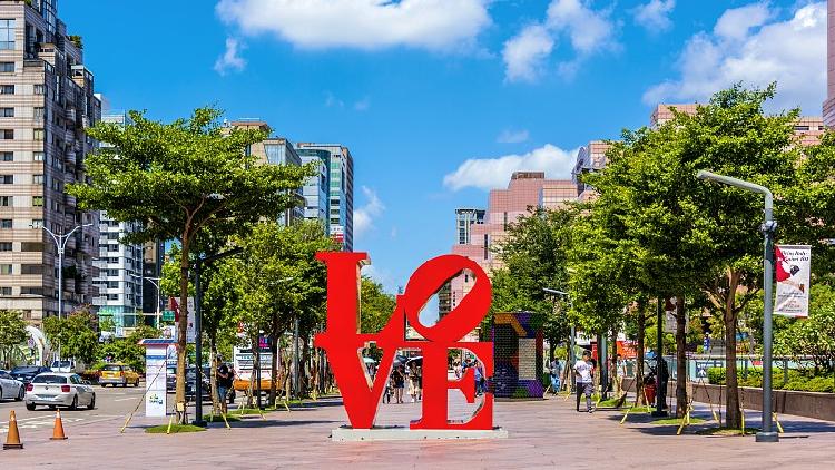 Xi calls for unity of compatriots on both sides of Taiwan Strait - CGTN