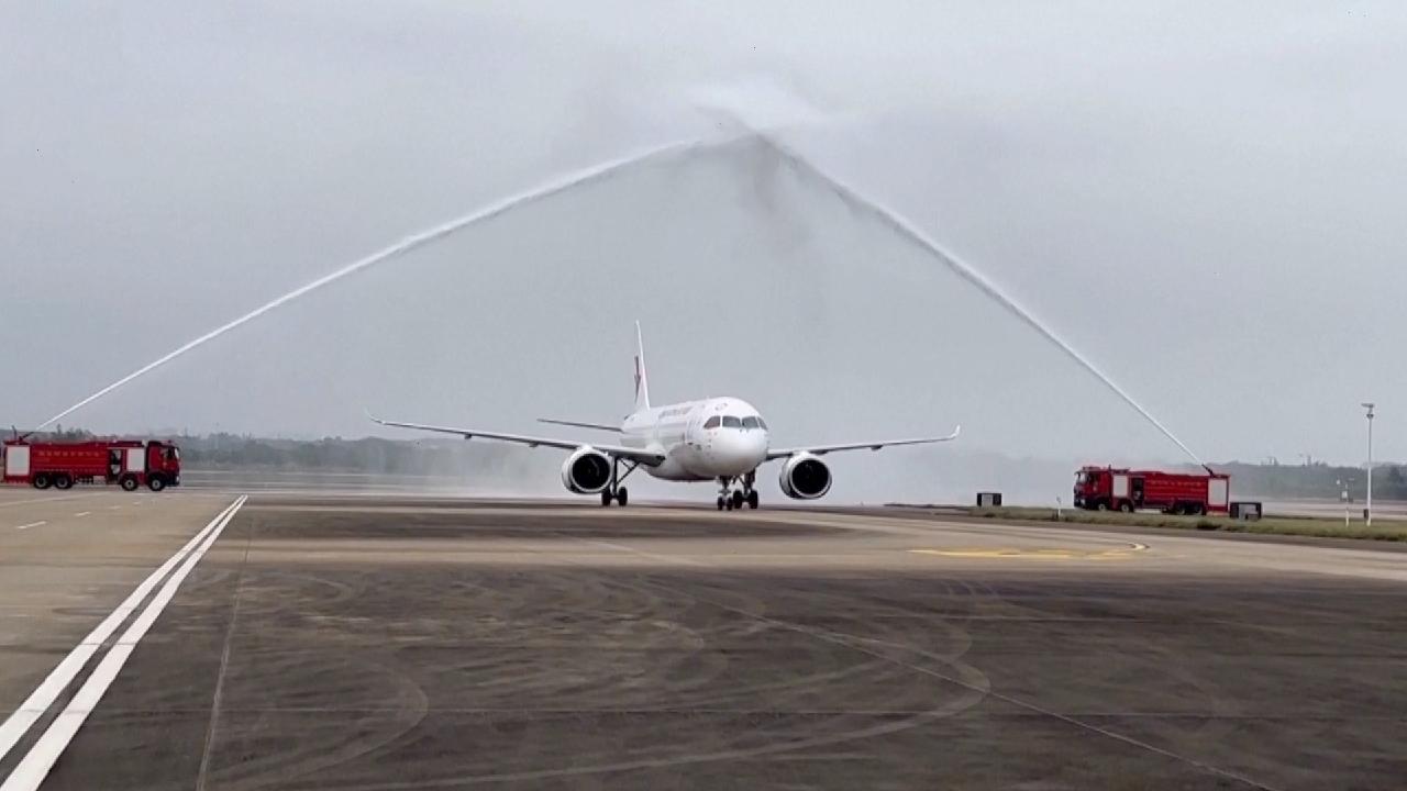 China's C919 jetliner arrives in Haikou as part of flight process - CGTN