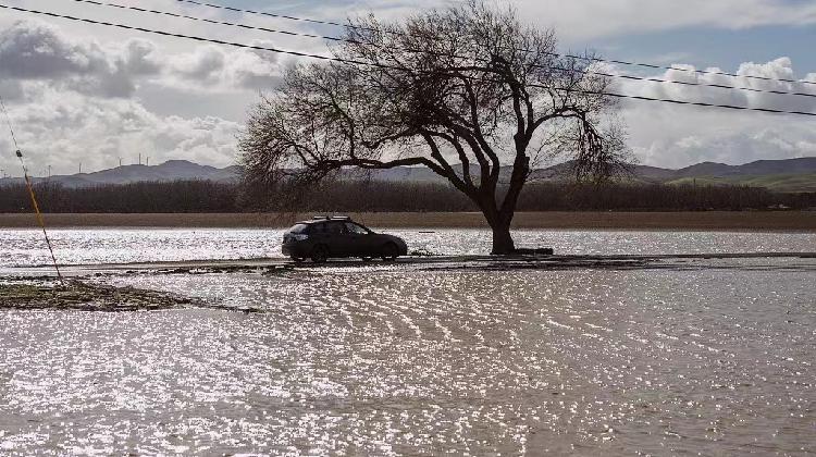 California rainstorm death toll reaches 20, Biden plans visit - CGTN