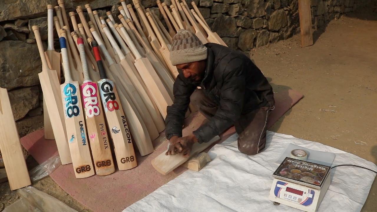 Kashmir's cricket bat industry faces crisis due to wood shortage - CGTN