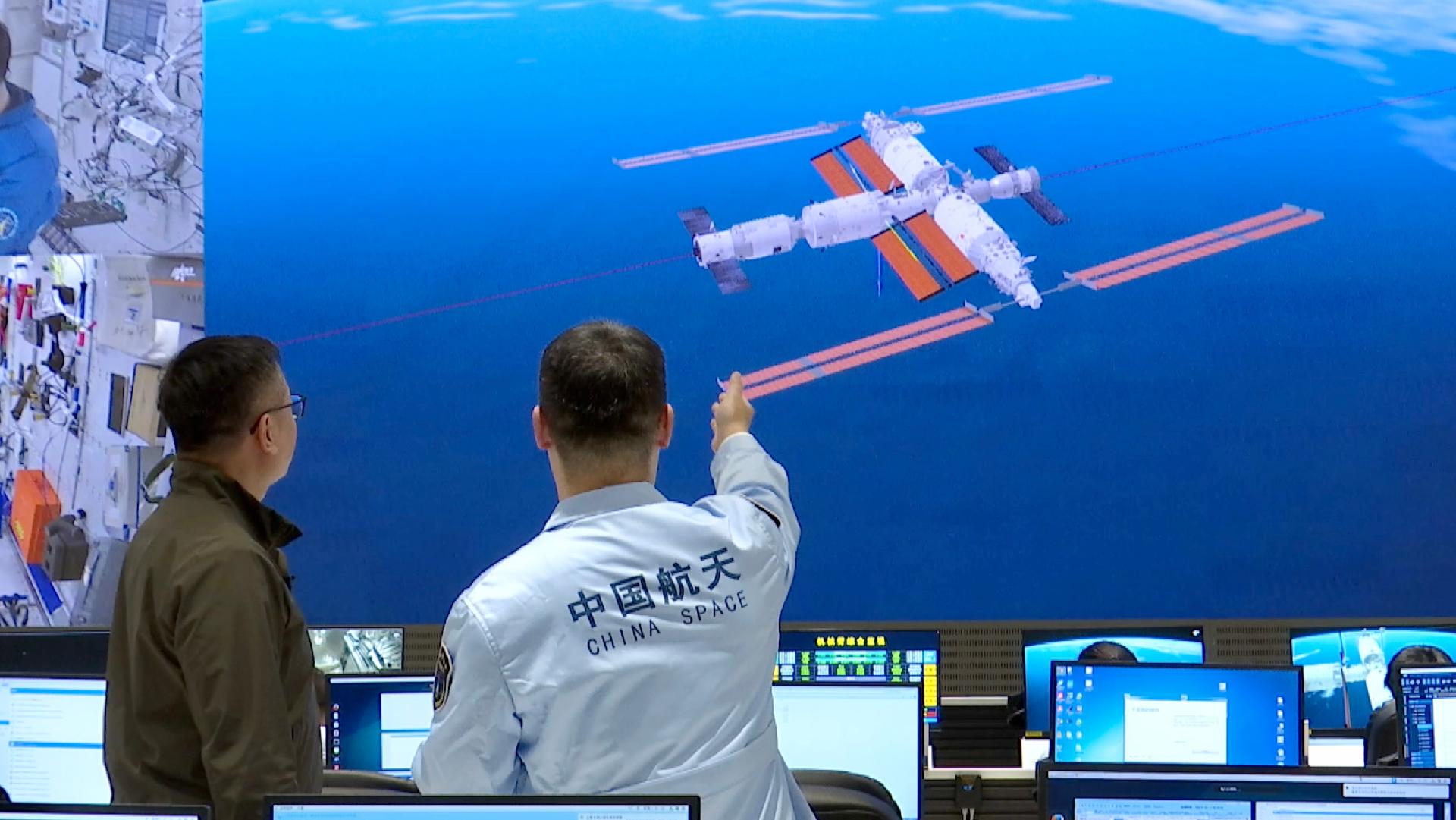 Software team behind the flight control - CGTN