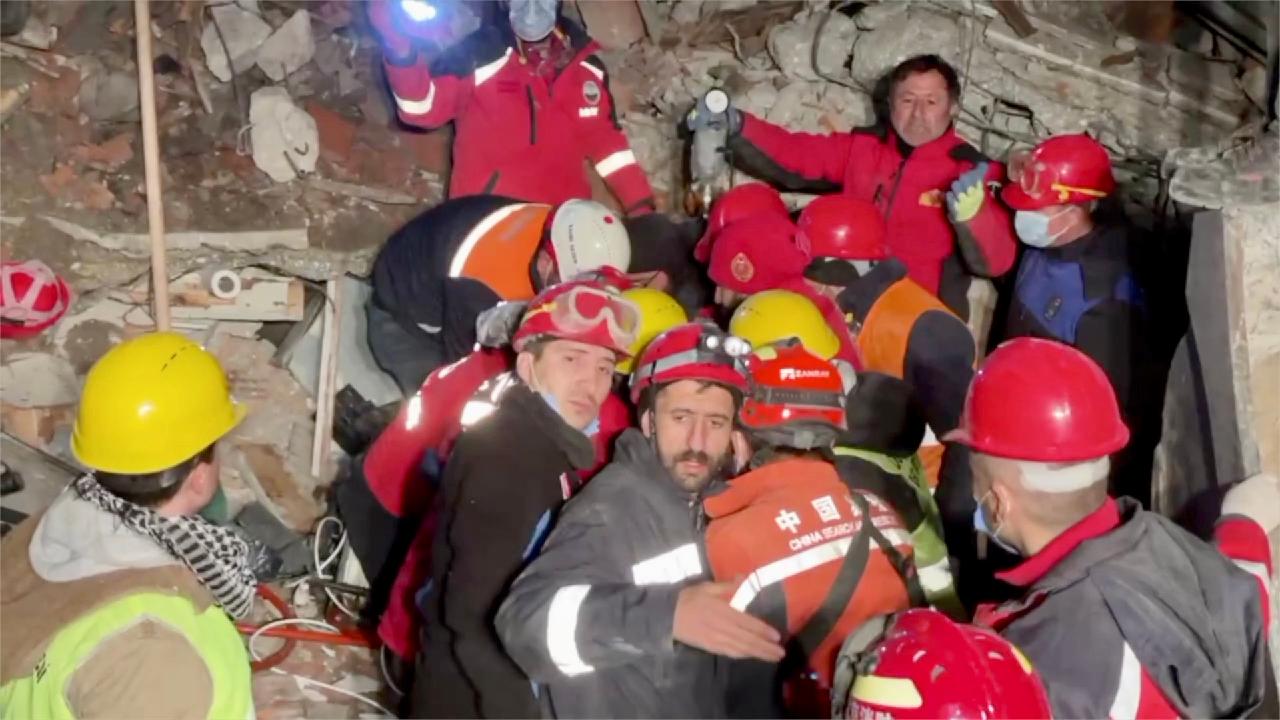Chinese rescue team helps rescue earthquake survivor in Türkiye - CGTN