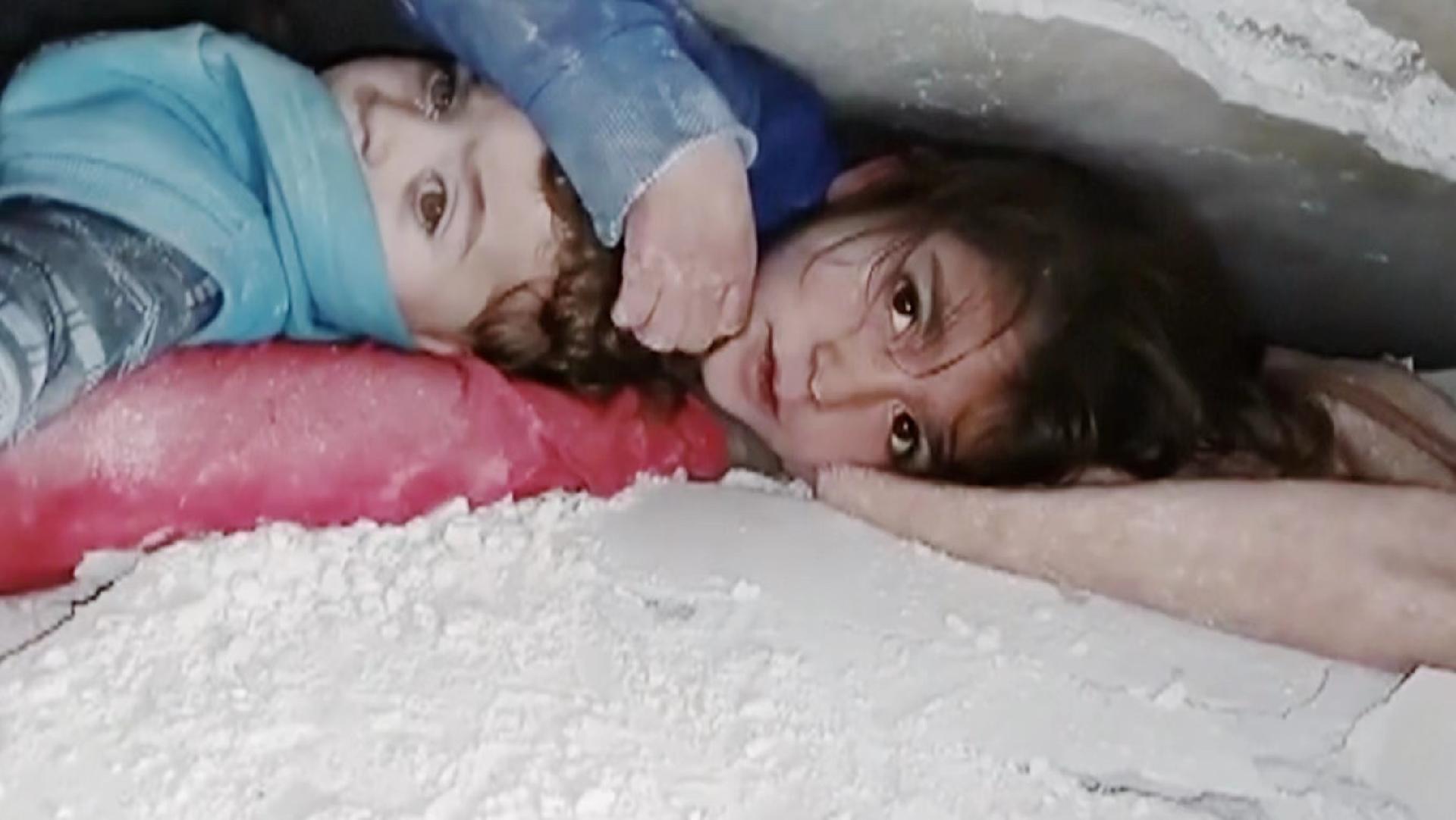 Video shows Syrian siblings just before rescue - CGTN Video shows Syrian siblings just before rescue - CGTN