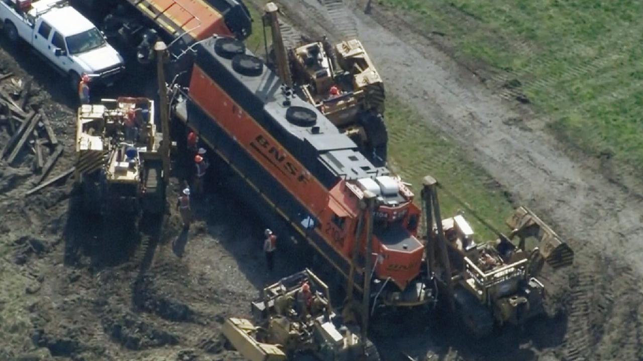 Two U.S. trains derail in Arizona, Washington State - CGTN