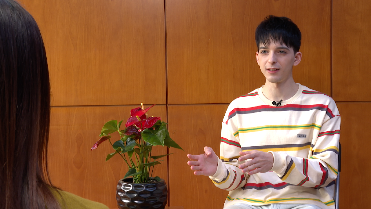 Young Russian on experiencing vibrant culture while living in China - CGTN