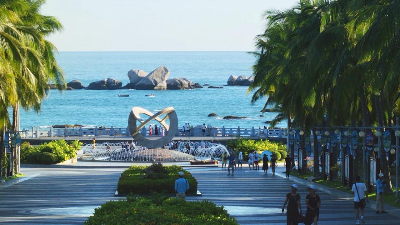 Walk China: Southern coastal city Sanya basking in tourism boom - CGTN