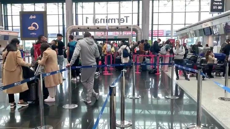 Italian air traffic controllers strike at more than 40 airports - CGTN