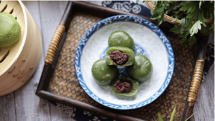 Sweet green rice balls enjoy brisk sales during Qingming Festival - CGTN