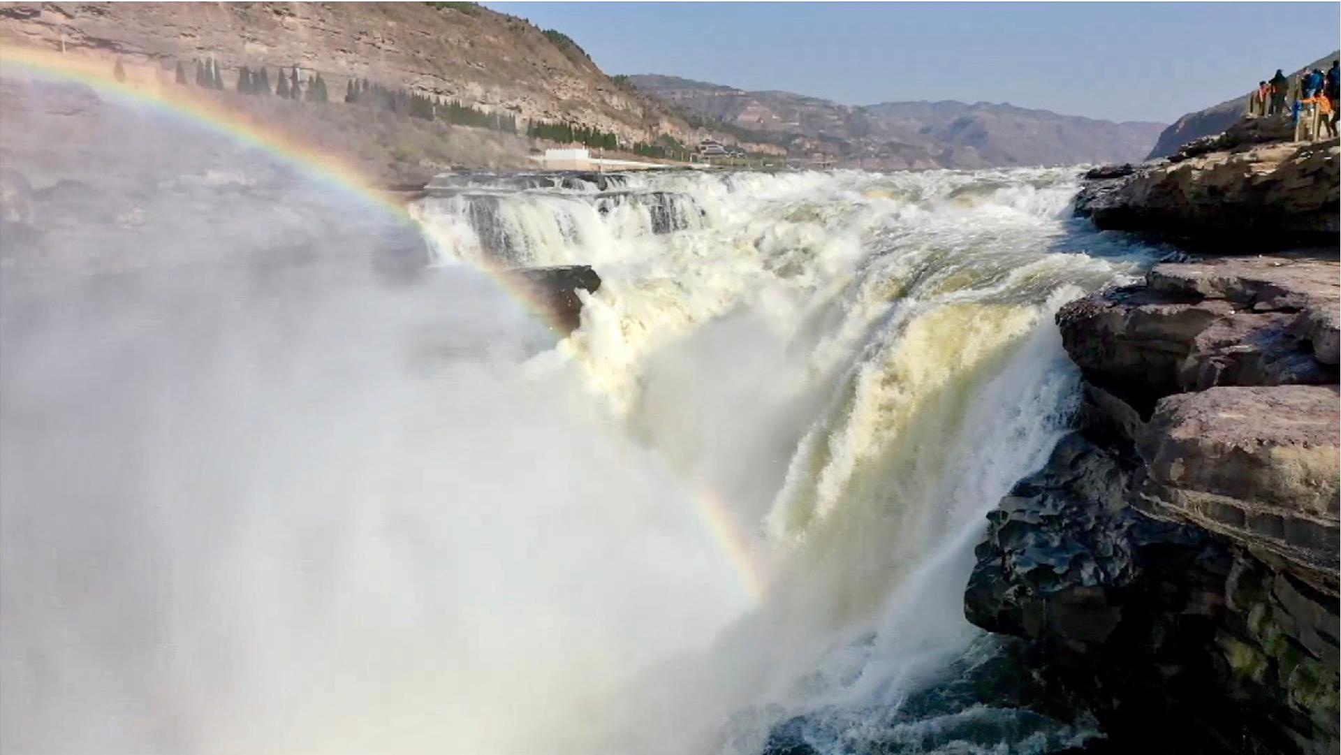 World's largest 'yellow waterfall' seeing seasonal changes in N China ...