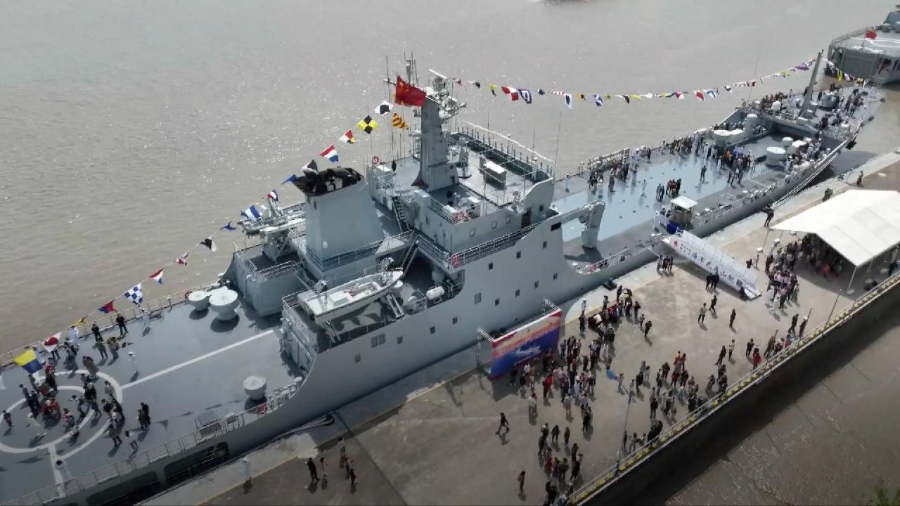 Chinese Navy opens amphibious tank landing ship for public visit - CGTN