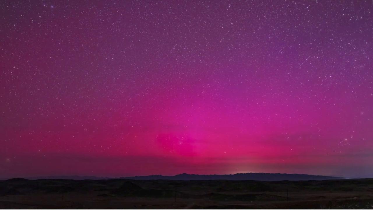 Aurora burst with meteor shower stuns China - CGTN