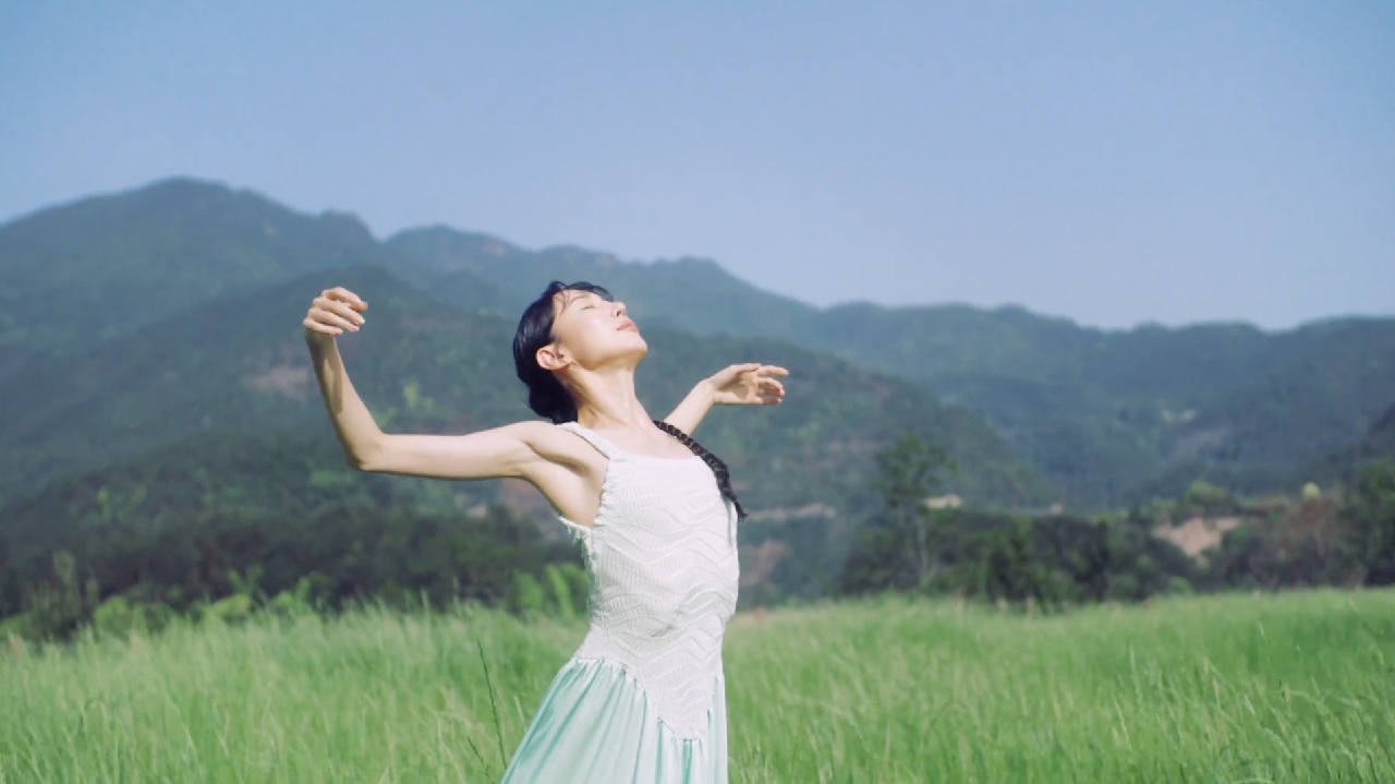 Dancing in the mountains and waters - CGTN