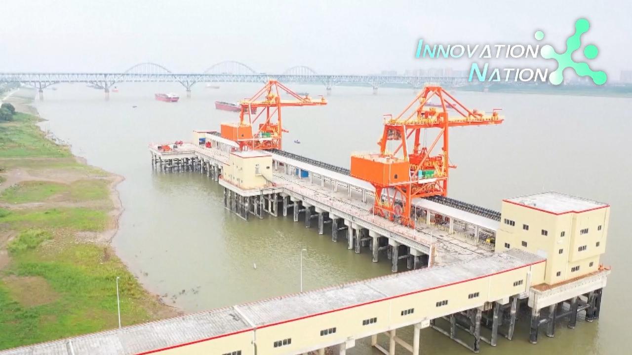 Jiangxi's first 10,000-tonne wharf built in Jiujiang, east China - CGTN