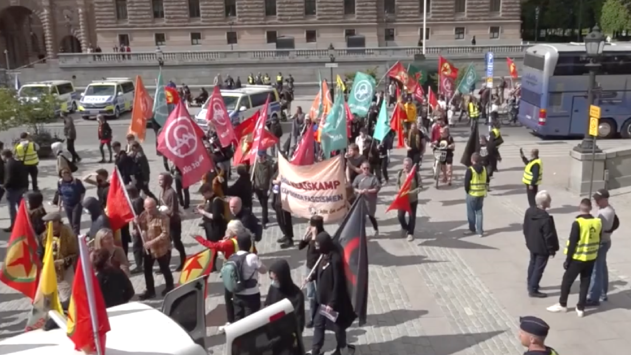 Hundreds protest in Stockholm against Sweden's bid for NATO membership ...