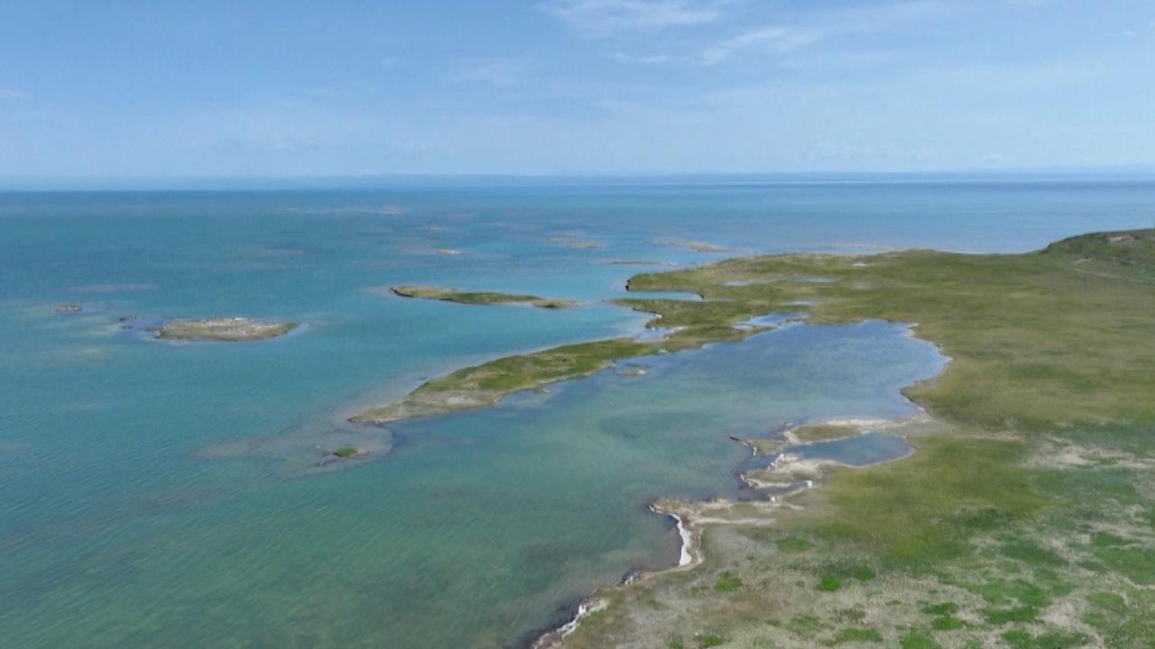 China's largest saltwater lake expands as eco-environment improves - CGTN