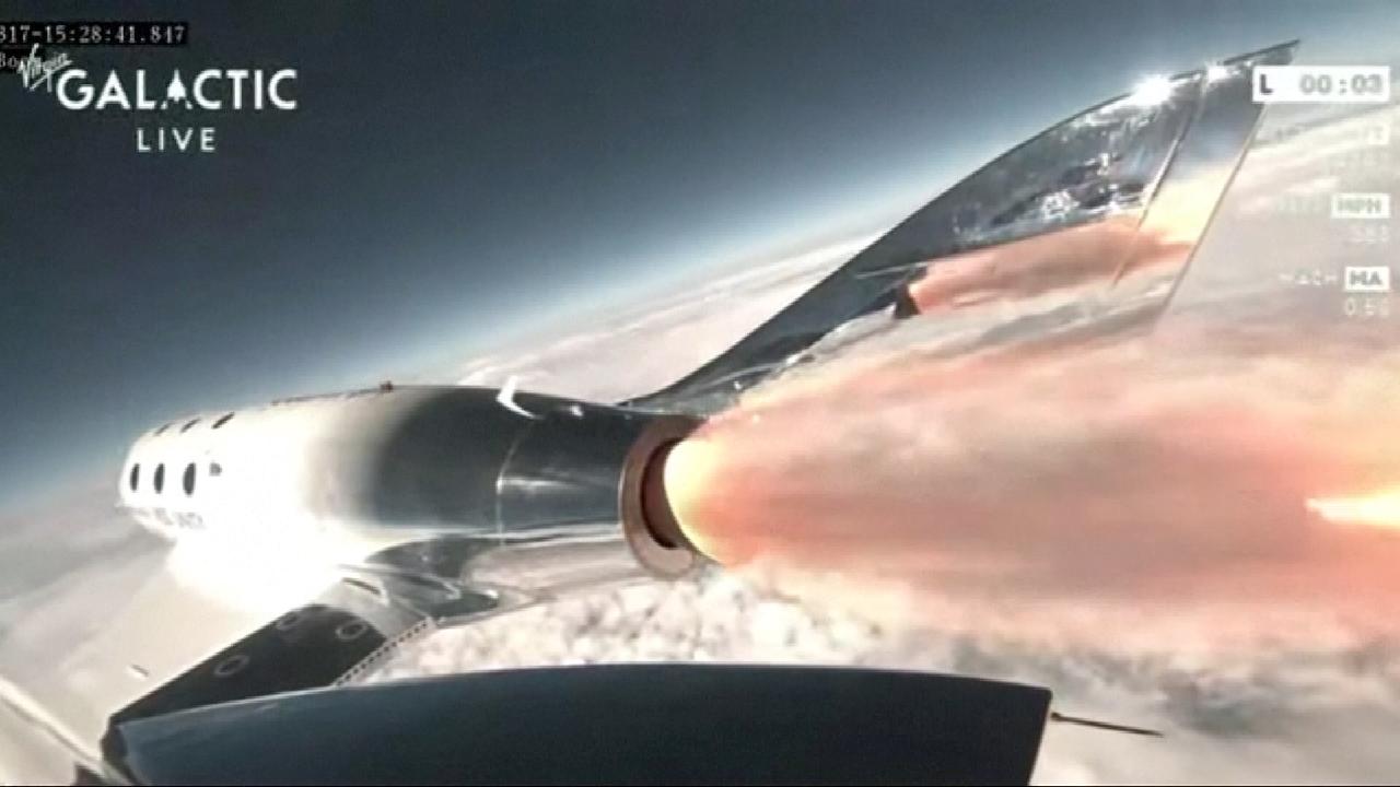 Virgin Galactic completes 1st commercial rocket plane flight to space ...