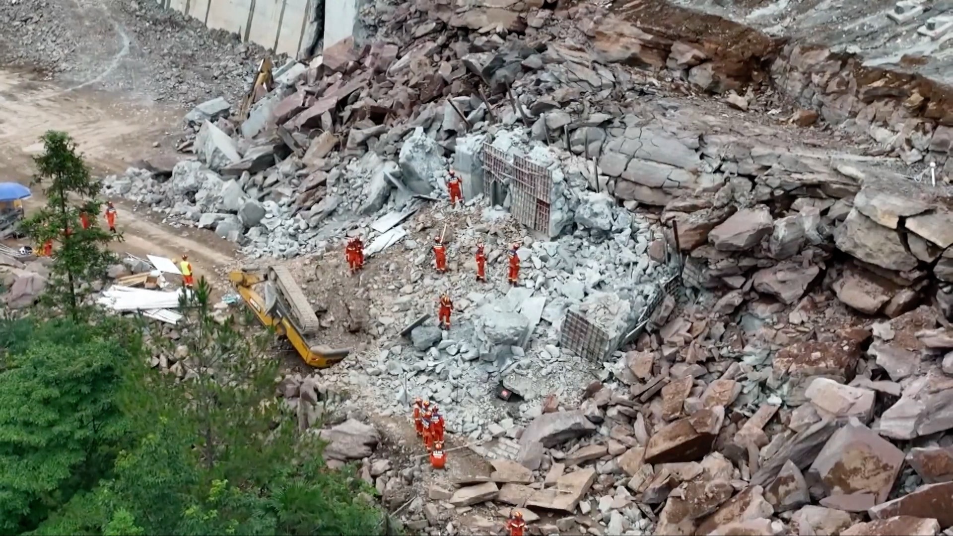 6 rescued after landslide in C China, 7 still missing - CGTN
