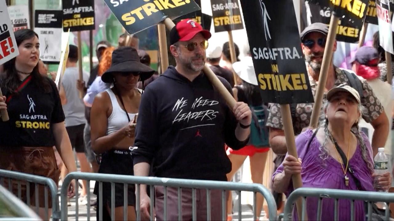 Striking actors join picket lines as Hollywood shuts down - CGTN