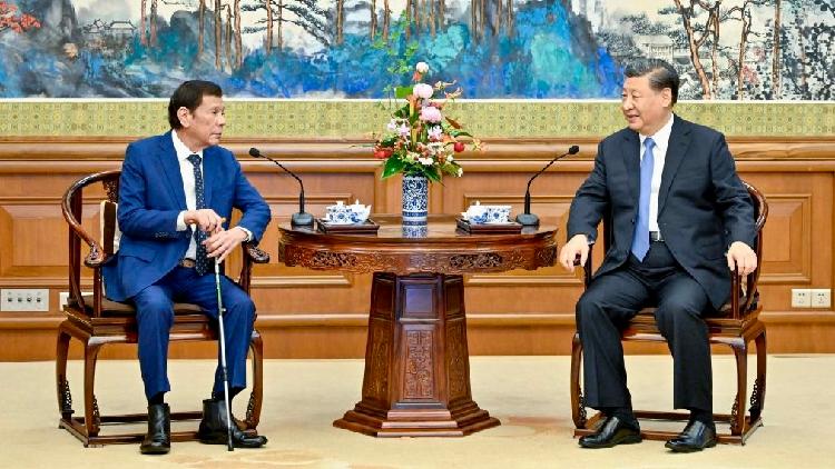 President Xi meets with former Philippine President Rodrigo Duterte - CGTN