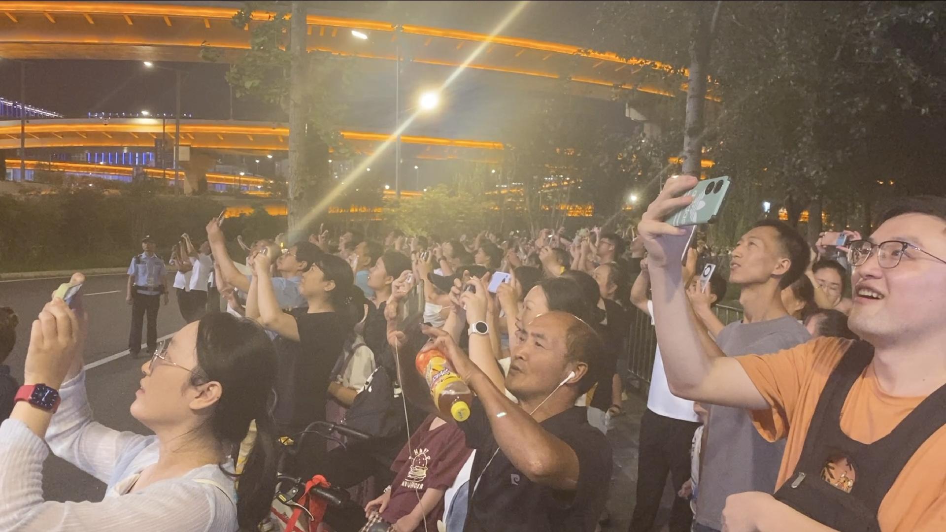 Residents and visitors bid farewell to the Chengdu FISU Games - CGTN