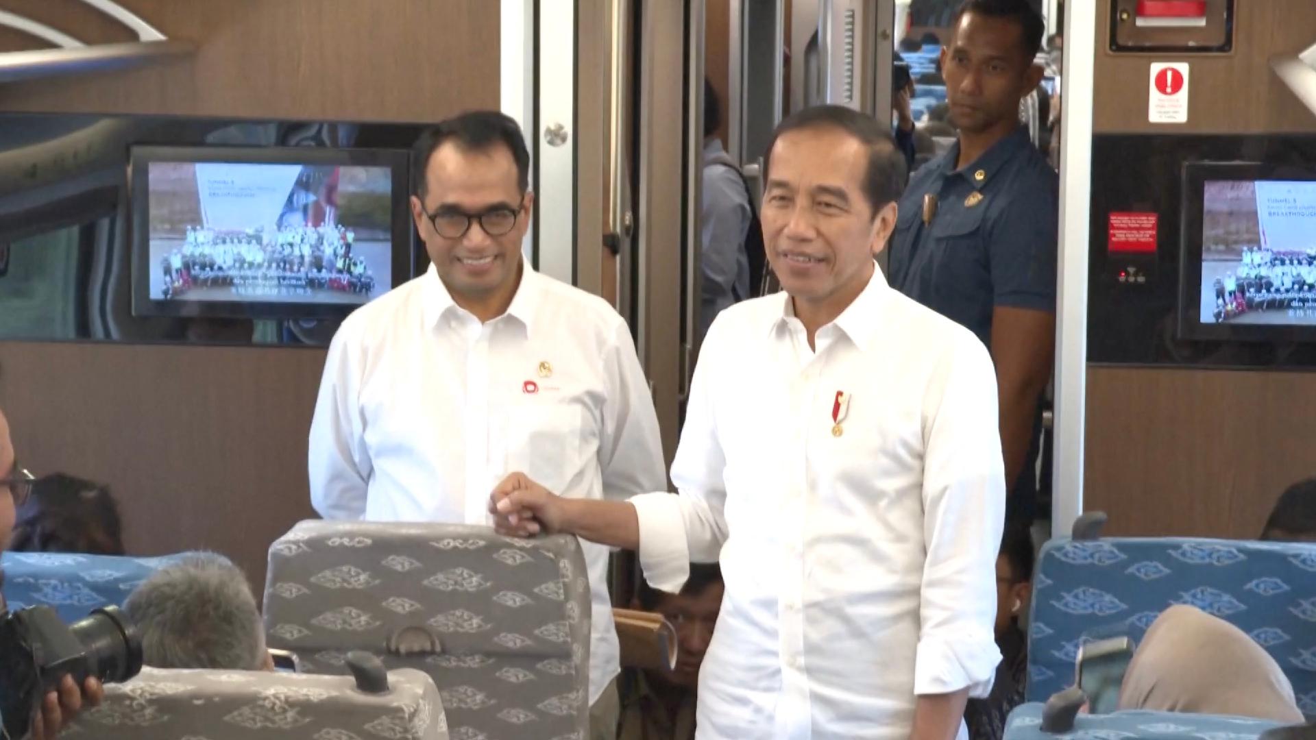 Indonesian president takes ride on Jakarta-Bandung high-speed railway ... Indonesian president takes ride on Jakarta-Bandung high-speed railway ...