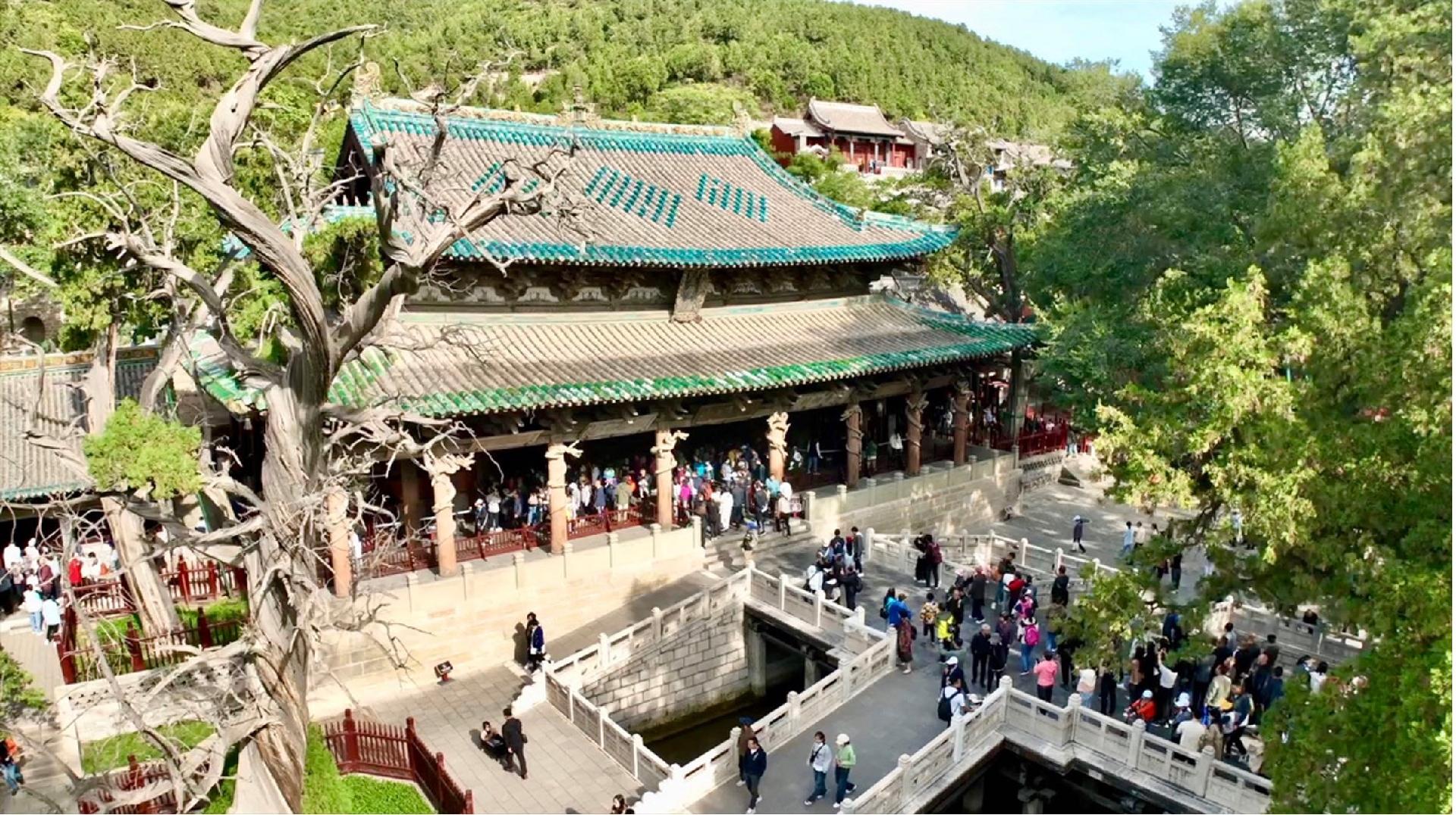 N China's Jinci Temple sees wave of visitors over National Day holiday ...
