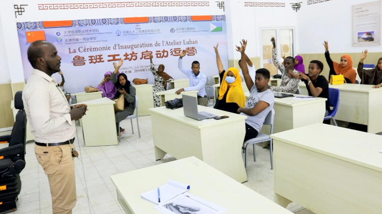 From 'freehand brush work' to 'claborate-style painting': China's Luban ...