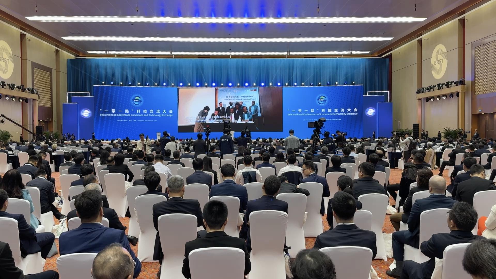 Young global scientists and scholars gather in Chongqing - CGTN