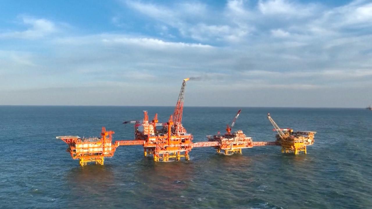 Large Bohai Sea gas field project goes into operation - CGTN