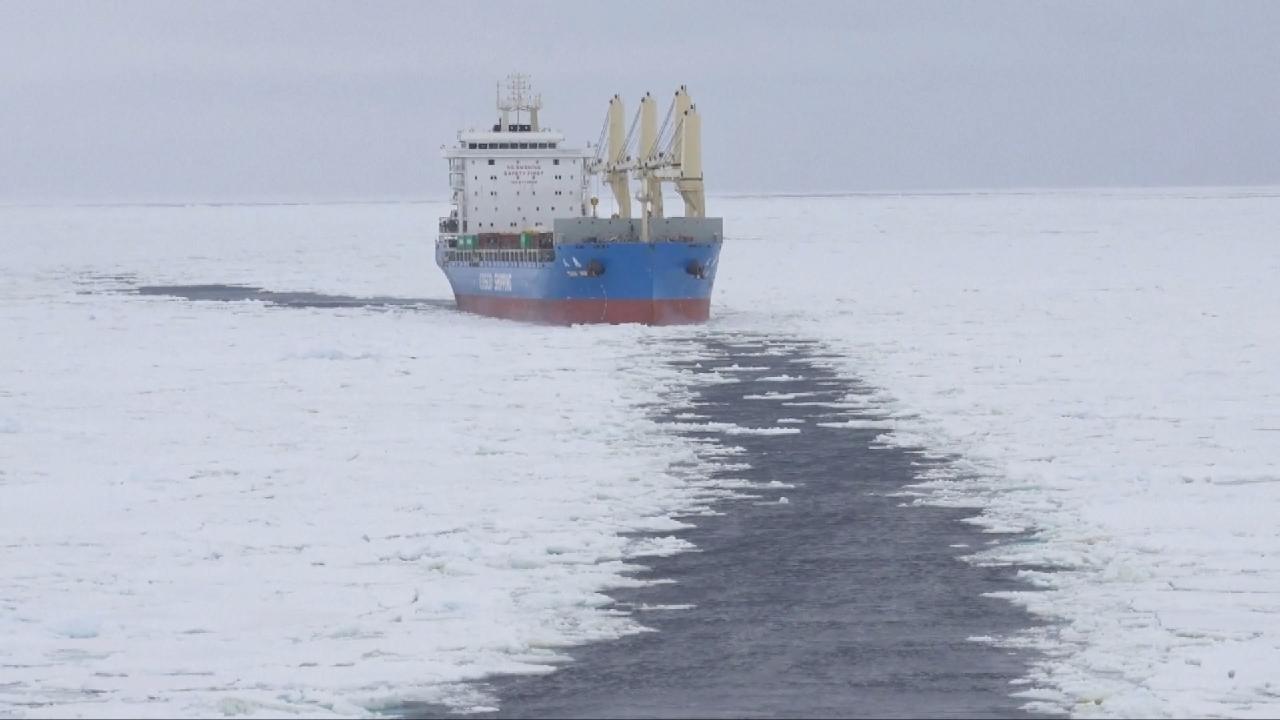 China's research ship chops way through floating ice in Antarctic Ocean ...