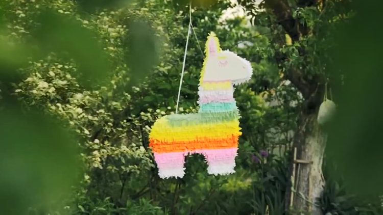 Hidden Chinese origins behind the Mexican piñata - CGTN