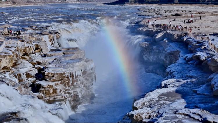 Largest waterfall on Yellow River turns icy in N China - CGTN