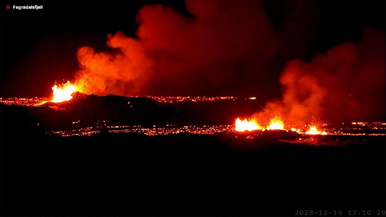 Iceland volcano continues spewing magma - CGTN