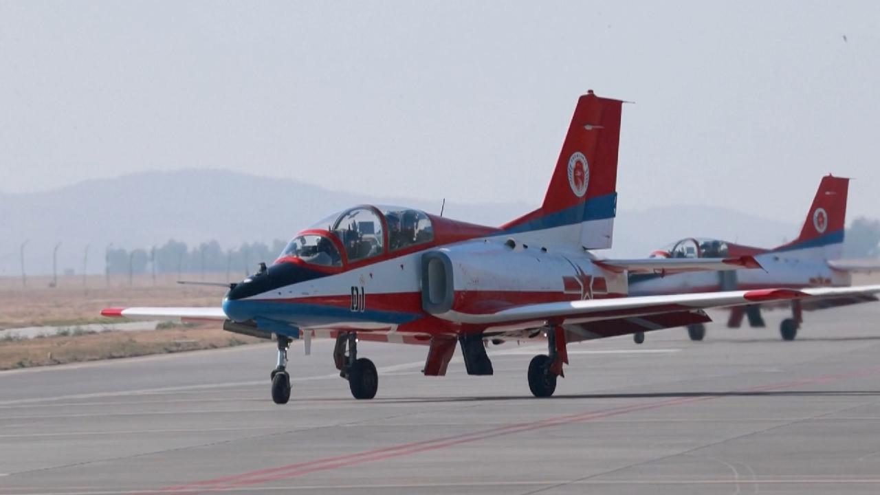 Red Falcon aerobatic team conducts training in Laos - CGTN