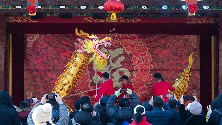 Temple fairs across Beijing celebrating Spring Festival - CGTN