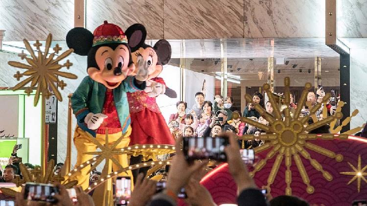 Hong Kong holds spectacular parade ushering in the Year of the Dragon ...