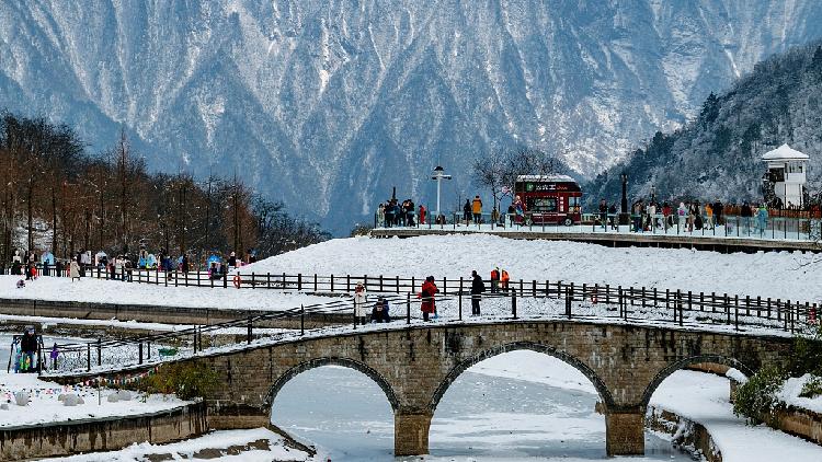 Chengdu's rise in ice and snow sports boosts consumption and tourism - CGTN