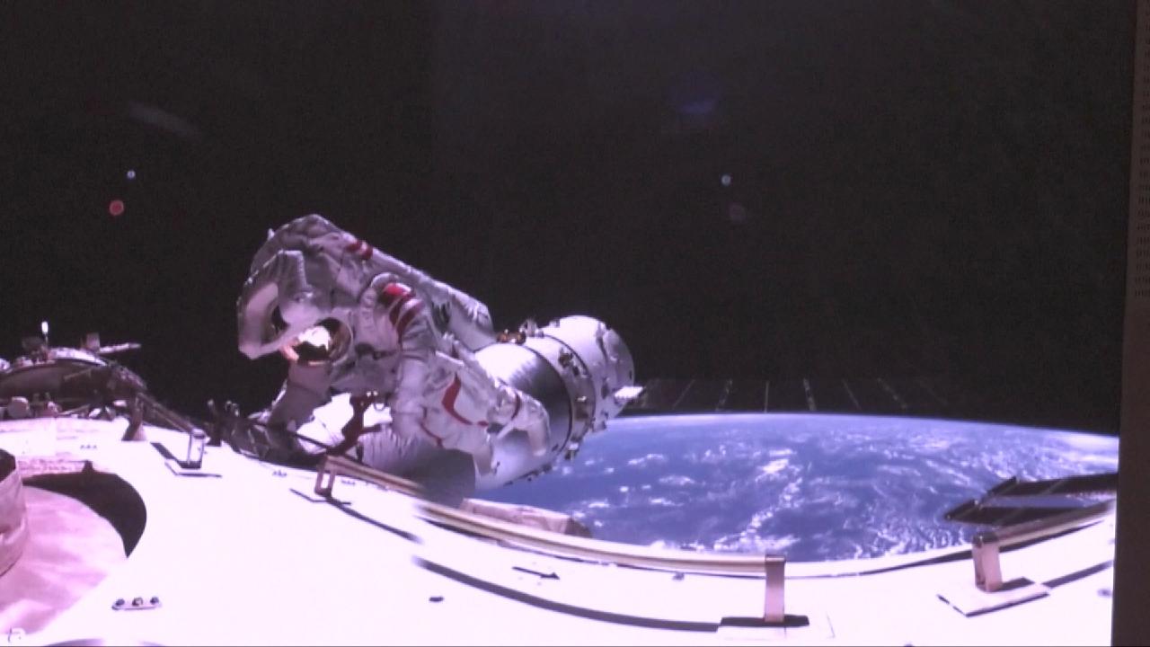 China's Shenzhou-17 crew completes second spacewalk - CGTN