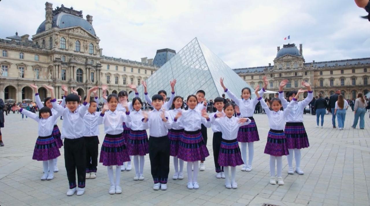 Children celebrate 60th anniversary of China-France diplomatic ties - CGTN