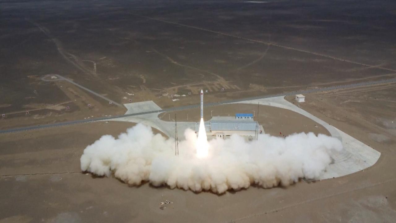 China's commercial CERES-1 rocket launches 3 satellites - CGTN