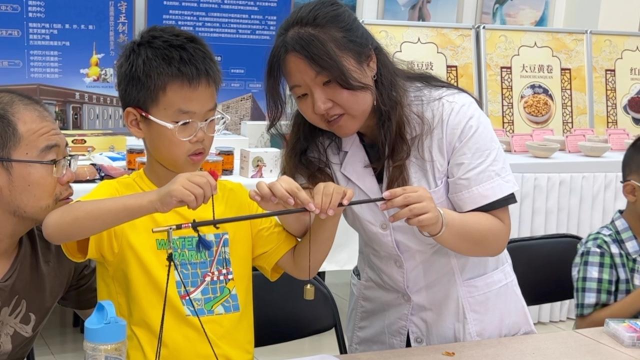 Exploring TCM knowledge through its devices - CGTN